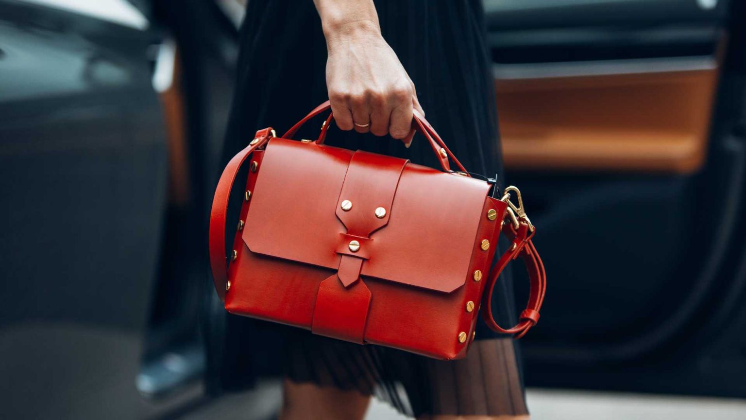 Top 10 Best Handbag Companies in London | Luxury Brands