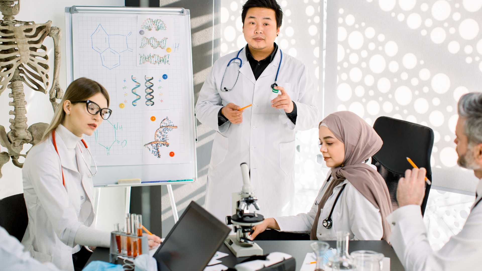 Top 10 Contract Research Companies in London | Clinical Trial Experts